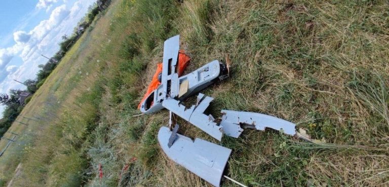 Ukraine destroys several rare Russian reconnaissance drones - AERONAUT ...