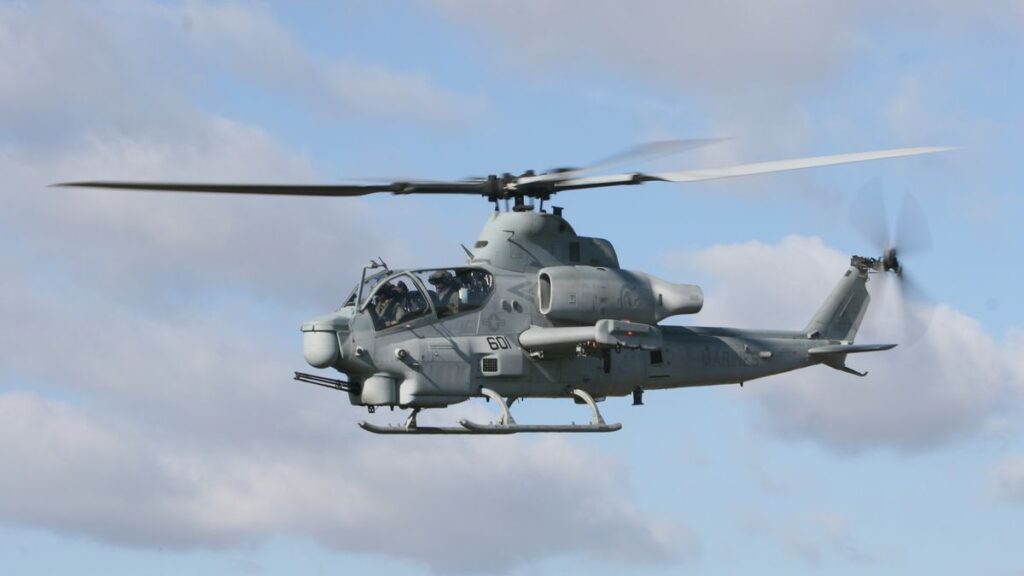 New missile for the AH-1Z attack helicopter was shown online - AERONAUT ...
