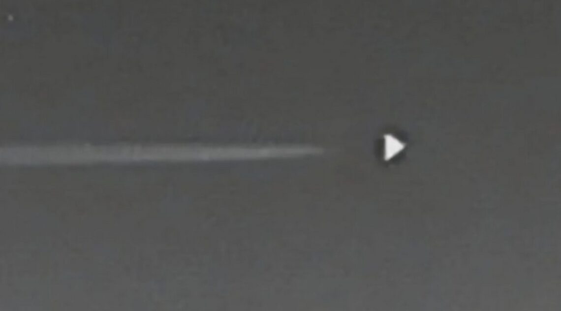 A triangular aircraft appeared over the famous Area 51 - AERONAUT.media