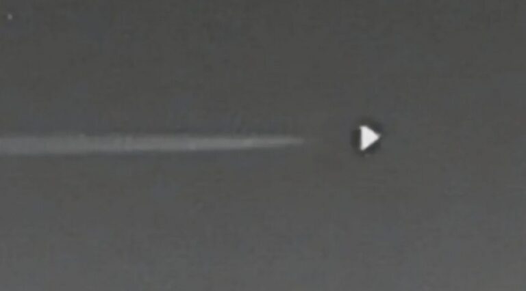 A triangular aircraft appeared over the famous Area 51 - AERONAUT.media